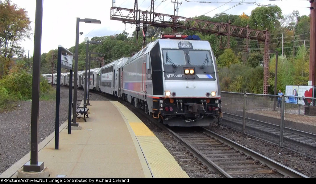 ALP-46 4620 on Train 6650